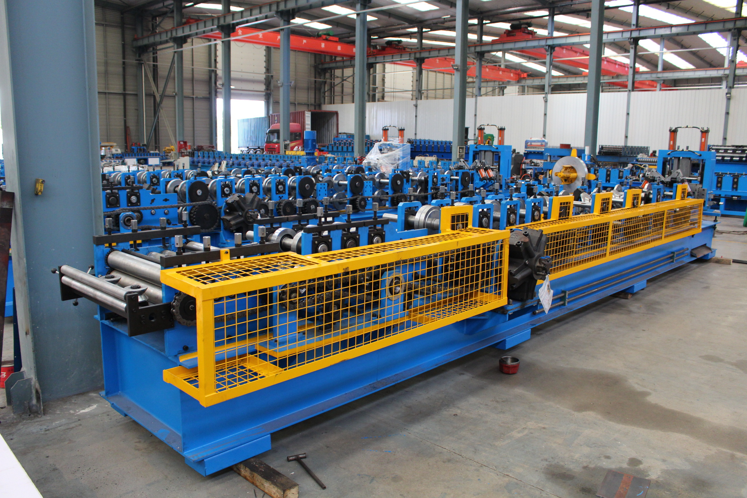 Bearing Leg CZ Purlin Roll Forming Machine Speed Adjustable 10- 20 M / Min